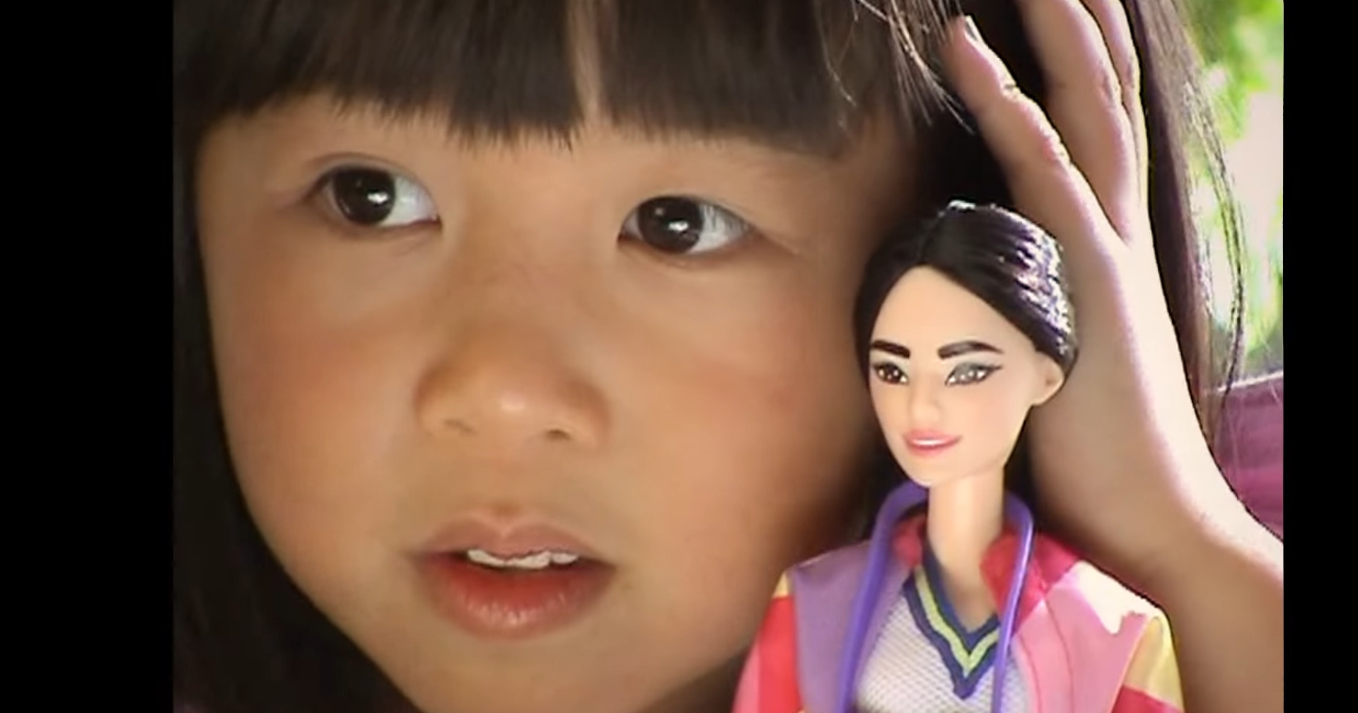 Barbie lança campanha emocional dirigida aos pais