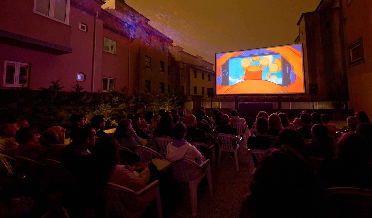 Notícia - Open-air cinema returns to Solar in August