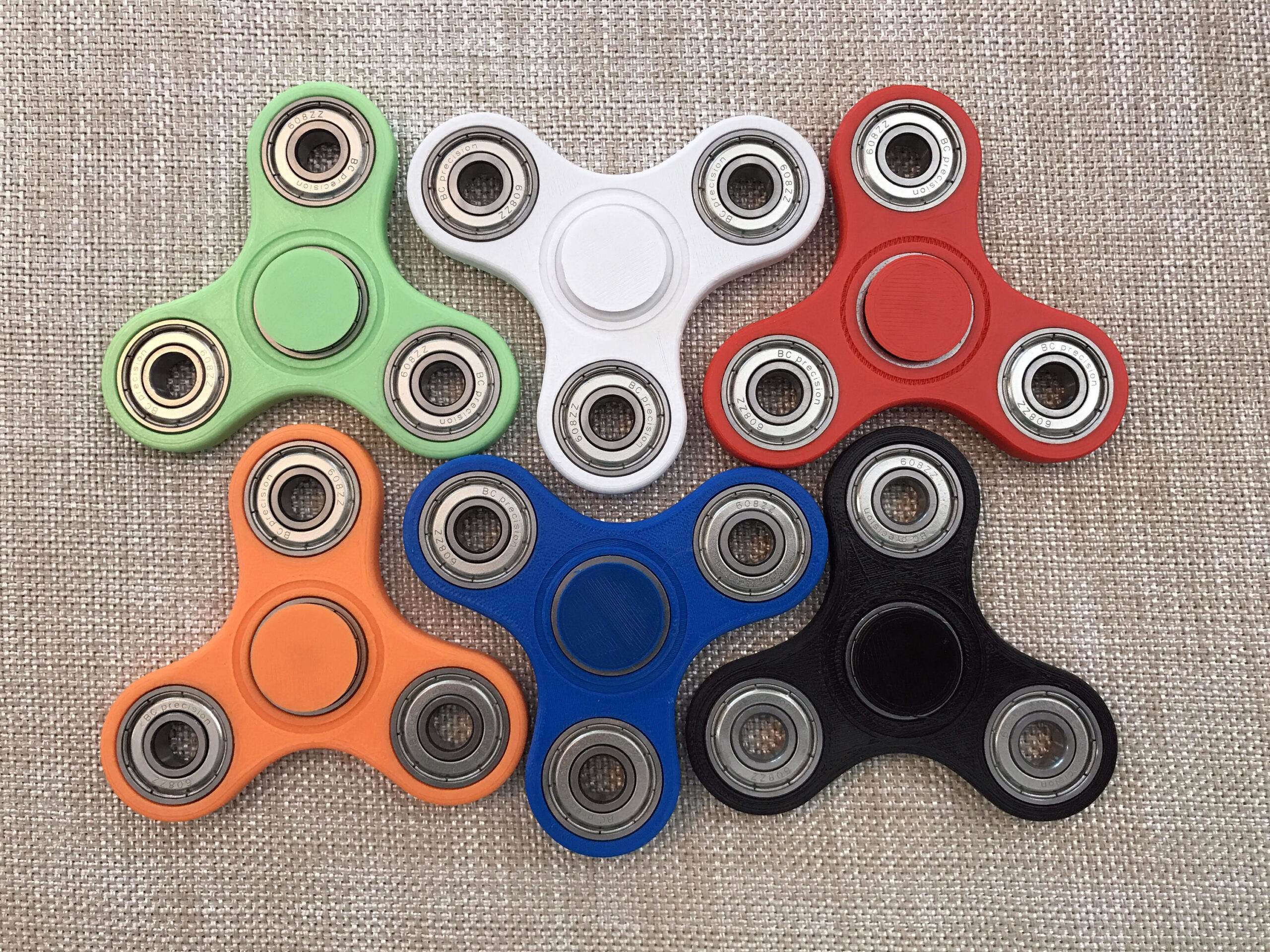 Fidget Spinner não é ligado à Internet mas virou febre mundial