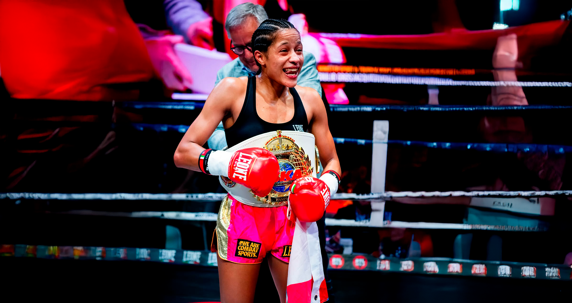 Débora Évora sagra-se campeã mundial de kickboxing